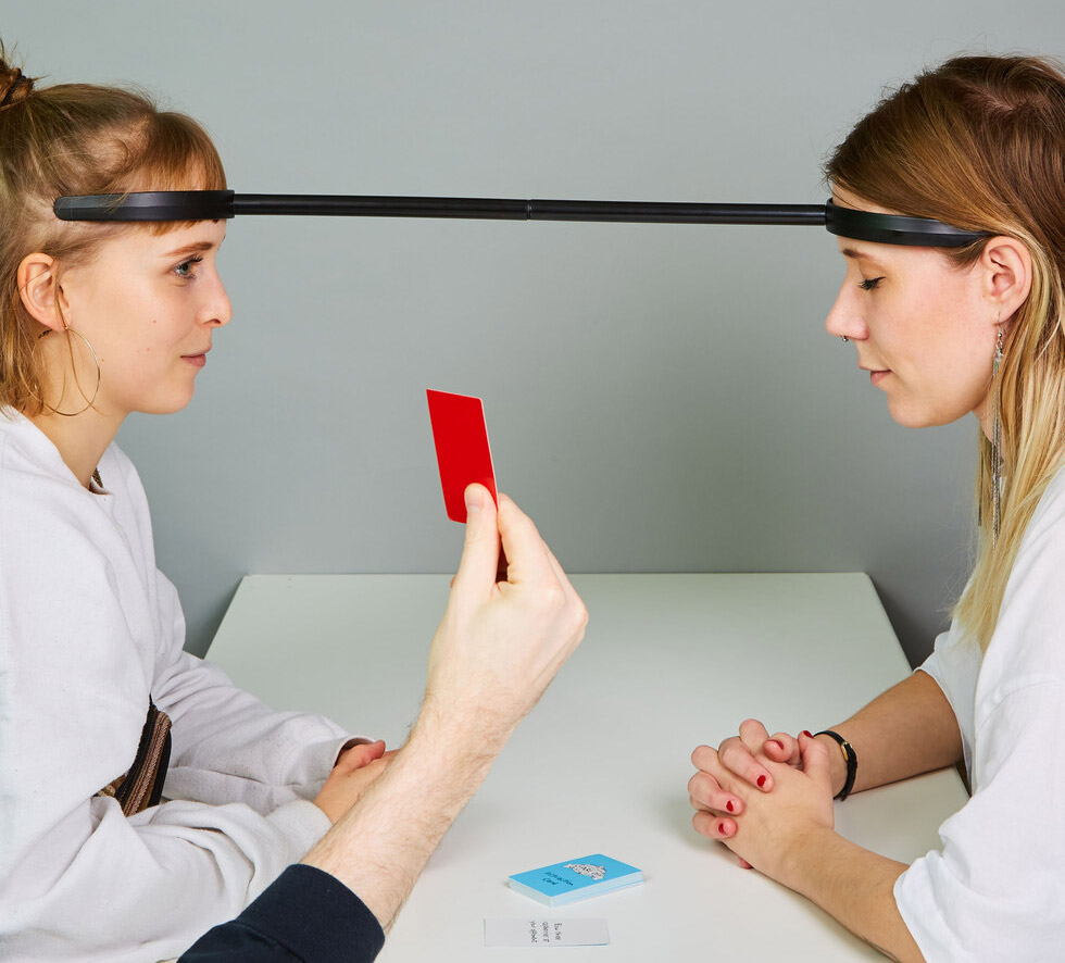 There s Now An Official Staring Contest Game And It Looks Pretty Legit