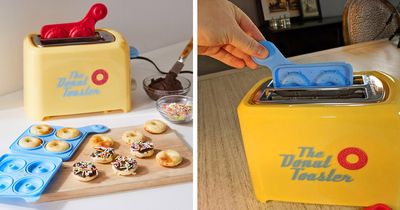 Foaster: A Toaster Shaped iPhone Charger